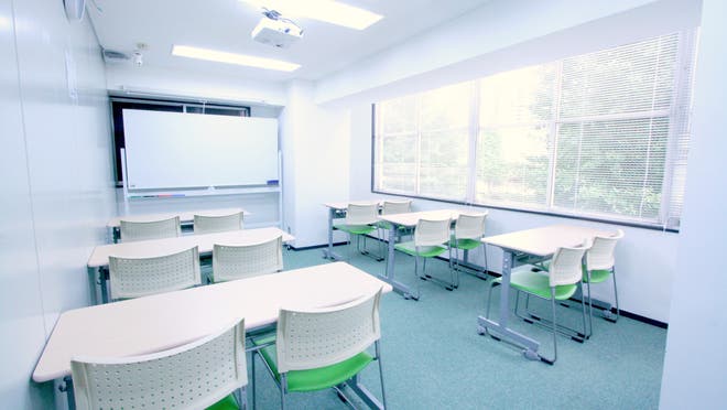 【品川駅徒歩3分!16名】プロジェクター・WiFi・ホワイトボード無料!エレベーターあり!ふれあい貸し会議室 品川No23の写真1