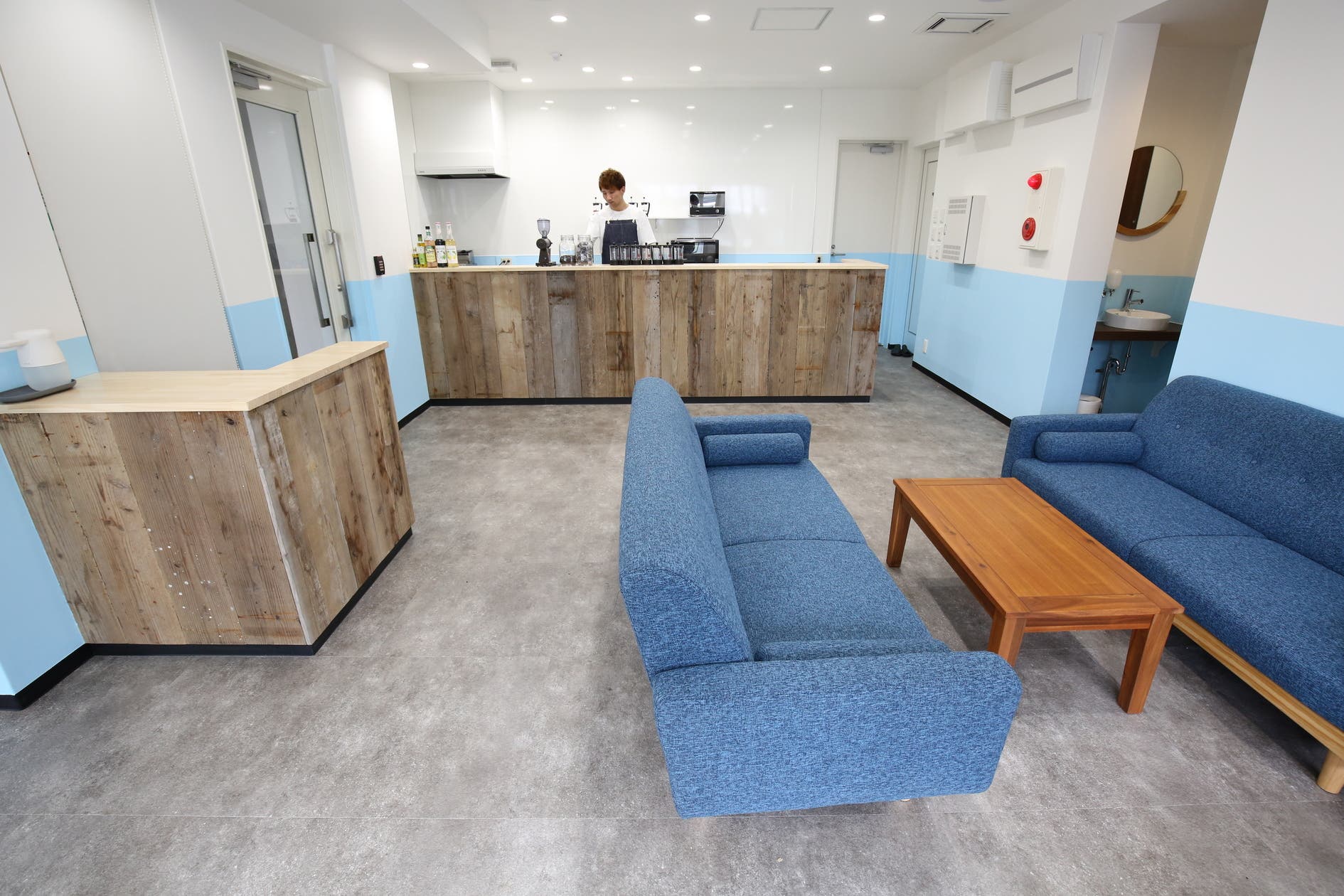 【初台駅2分おしゃれ海カフェ】撮影、配信（youtube/テレビ/映画）等実績多数。駐車場有。待機、メイクにホテル部屋使用も可の写真7