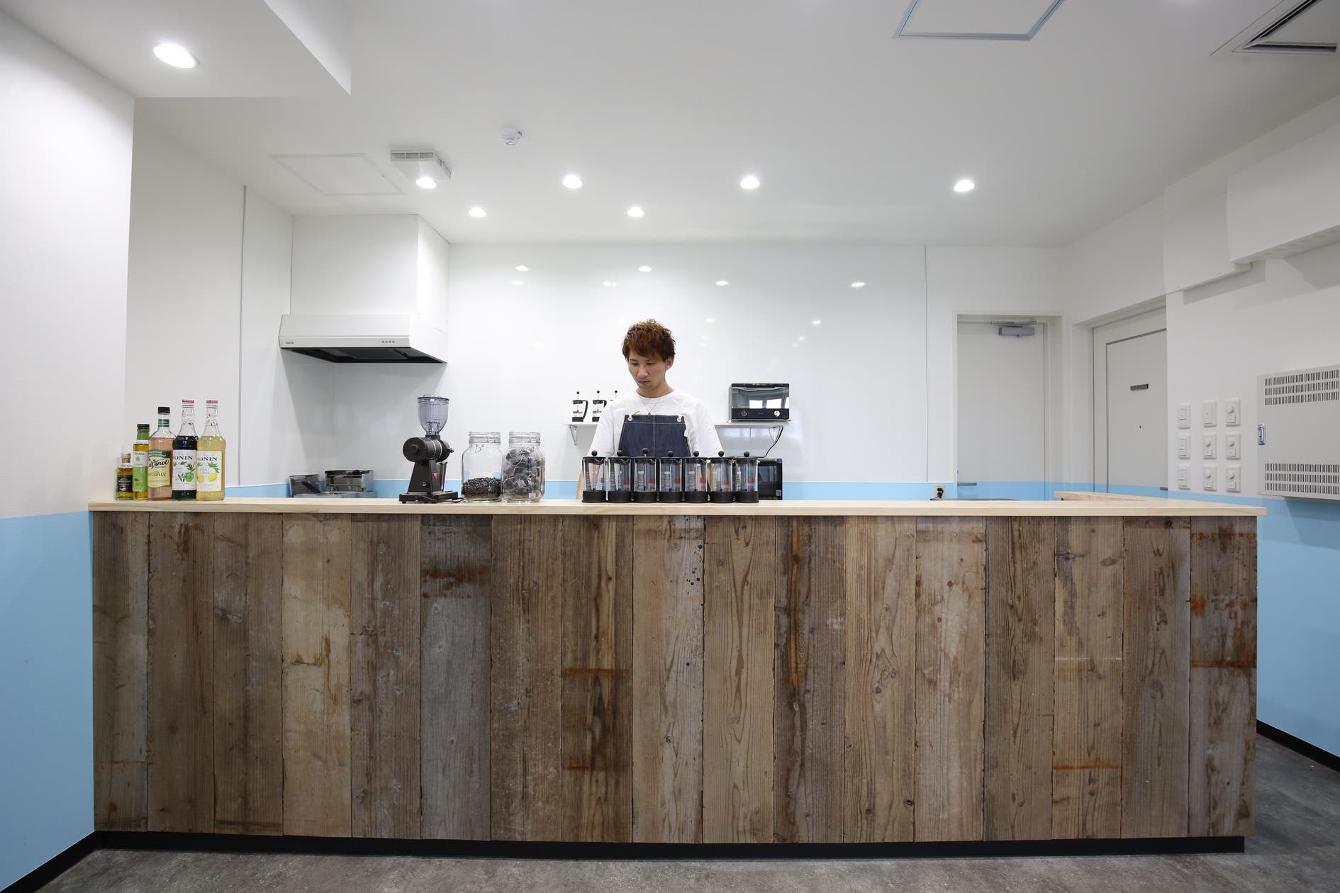 【初台駅2分おしゃれ海カフェ】撮影、配信（youtube/テレビ/映画）等実績多数。駐車場有。待機、メイクにホテル部屋使用も可の写真8