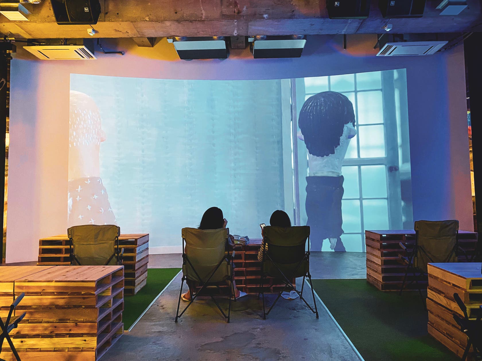 ★縦4ｍ×横9mの巨大スクリーン完備150㎡のラウンジスペース★クリスマスイベント・忘年会・新年会の写真17