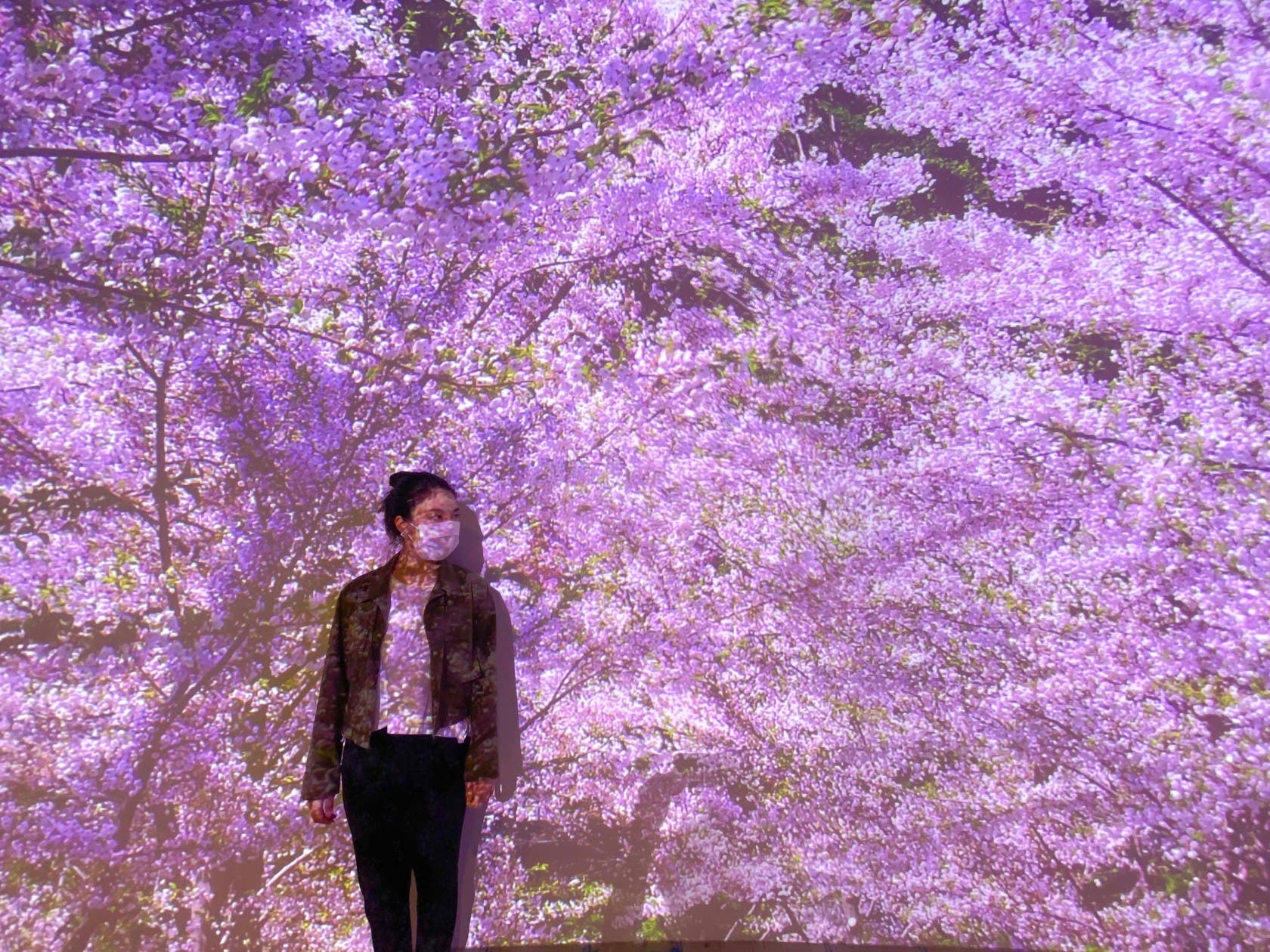 ★縦4ｍ×横9mの巨大スクリーン完備150㎡のラウンジスペース★クリスマスイベント・忘年会・新年会の写真13