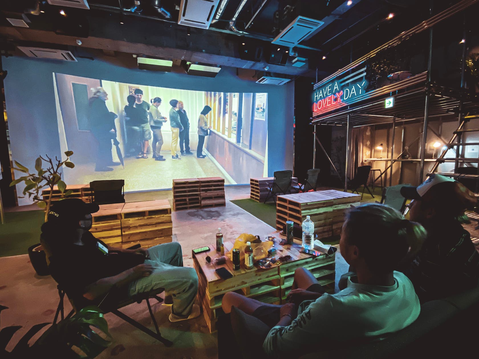 ★縦4ｍ×横9mの巨大スクリーン完備150㎡のラウンジスペース★クリスマスイベント・忘年会・新年会の写真10