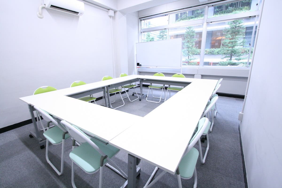 【京橋駅2分 東京駅5分 OPEN記念価格】地域最安値、WiFi/プロジェクター無料！ ふれあい貸し会議室 東京Aの写真9