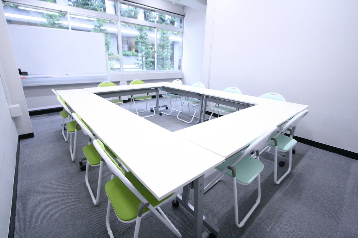 【京橋駅2分 東京駅5分 OPEN記念価格】地域最安値、WiFi/プロジェクター無料！ ふれあい貸し会議室 東京Aの写真11