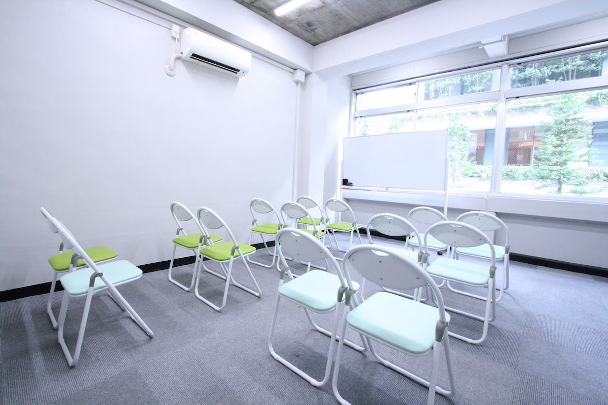 【京橋駅2分 東京駅5分 OPEN記念価格】地域最安値、WiFi/プロジェクター無料！ ふれあい貸し会議室 東京Aの写真17