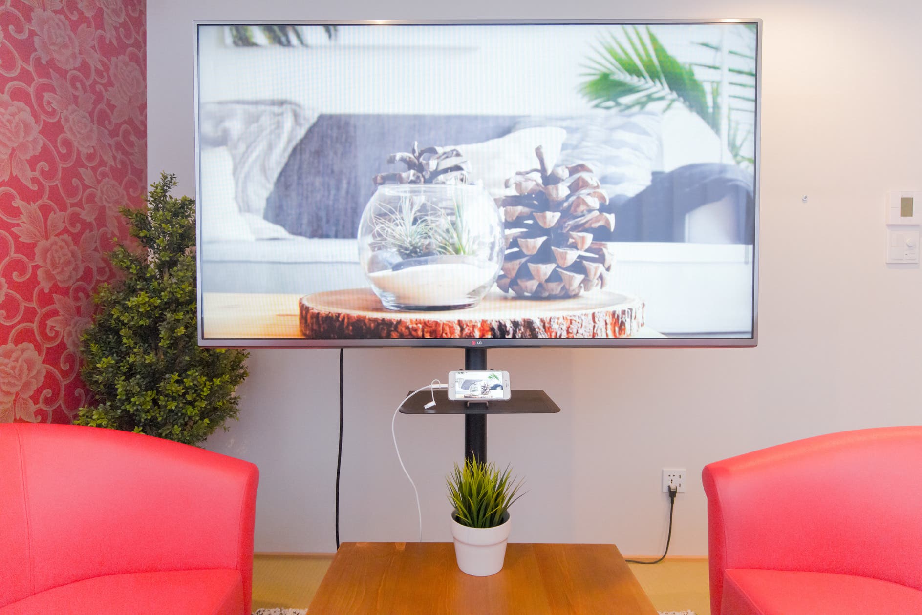 ※大型60インチモニターの画像2