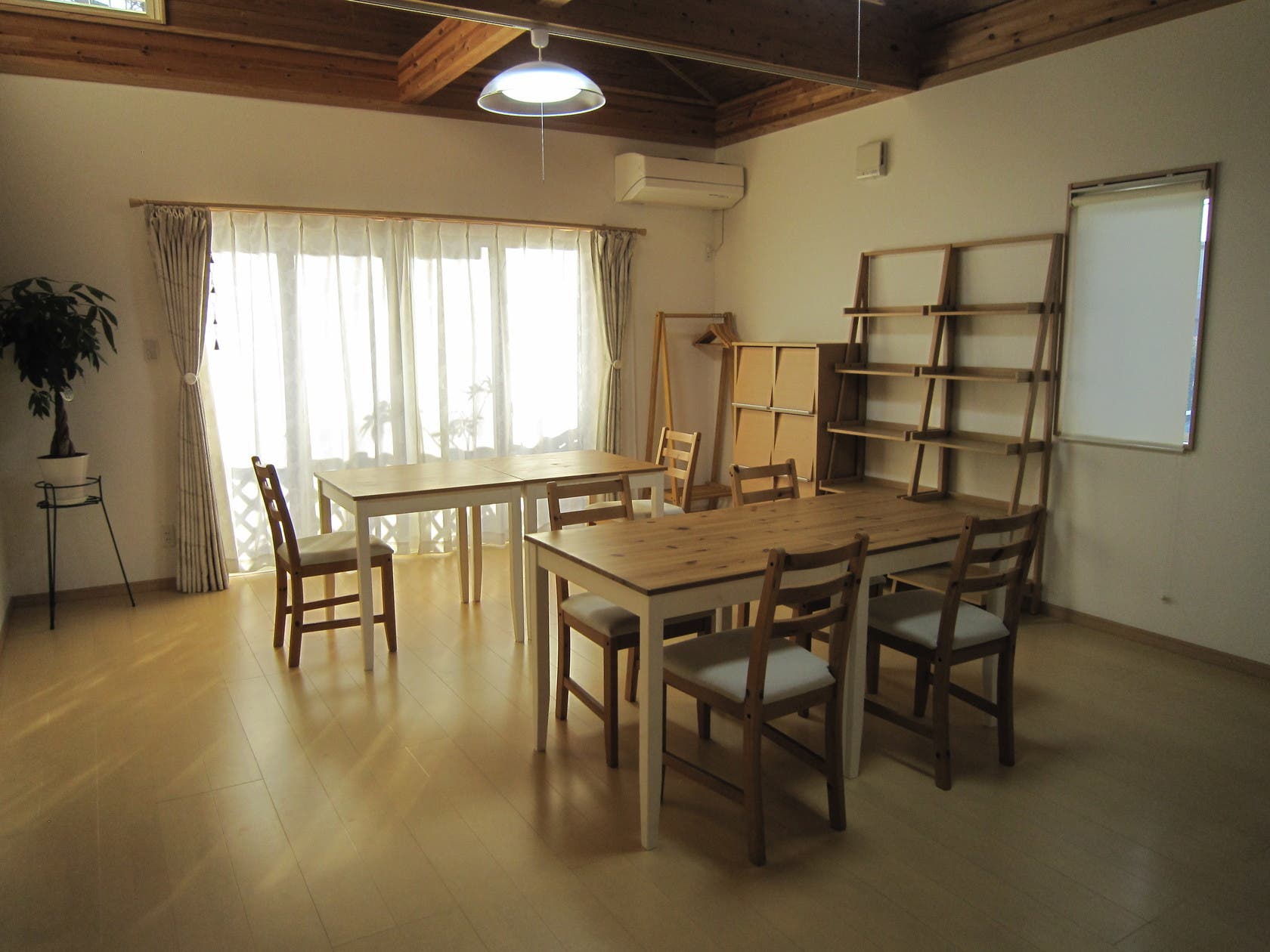 【千早駅徒歩３分】A☆一軒家☆スタッフ常駐で安心♡除菌・消毒徹底⭐️無料⭐️℗１台・WiFi、新型プロジェクタ・８０型スクリーンの写真5