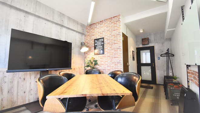 🏆名駅2分🉐管理費0円/Netflix見放題/65📺4K/4K Blu-ray📀/webカメラ/リングライト/ゴミ捨ての写真1