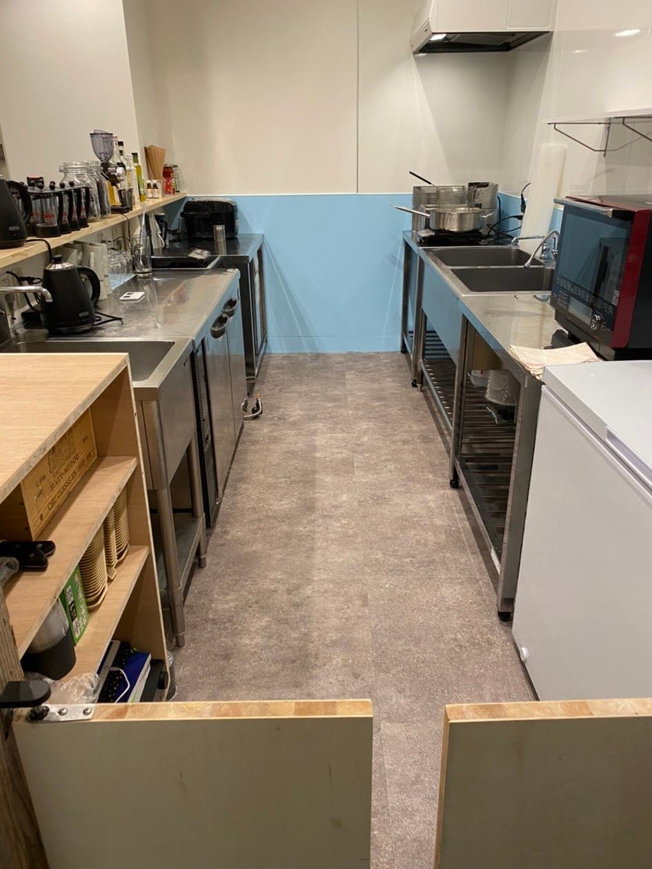 【初台駅2分おしゃれ海カフェ】撮影、配信（youtube/テレビ/映画）等実績多数。駐車場有。待機、メイクにホテル部屋使用も可の写真9