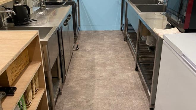 【初台駅2分おしゃれ海カフェ】撮影、配信(youtube/テレビ/映画)等実績多数。駐車場有。待機、メイクにホテル部屋使用も可の写真9