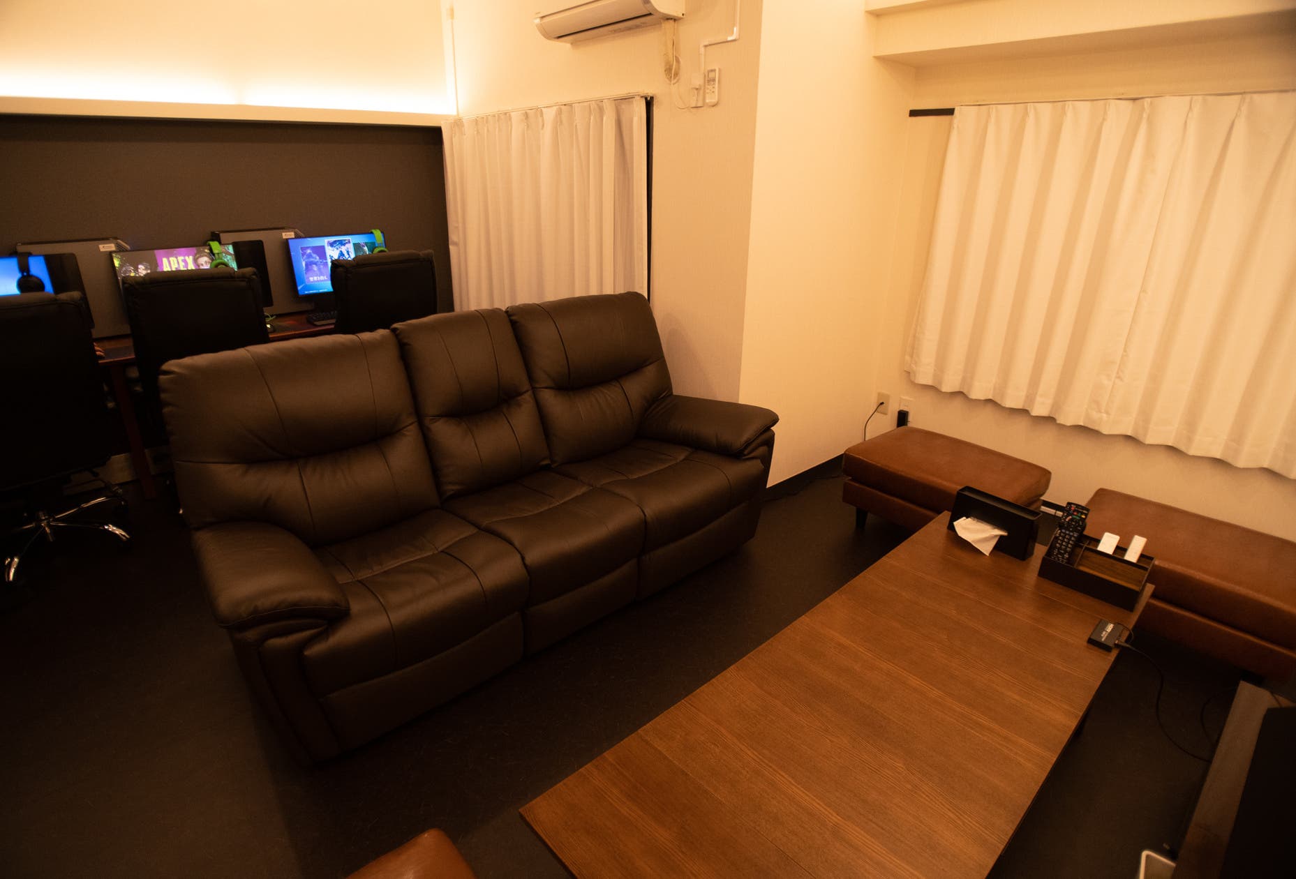 新宿 ゲーミングPC五台完備のレンタルスペース【HYGe-Room】の写真16