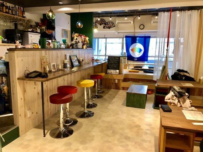 キッチン付き自由にカスタマイズできる！足湯とハンモックのある新感覚カフェスペース。足湯カフェどん浴の写真5