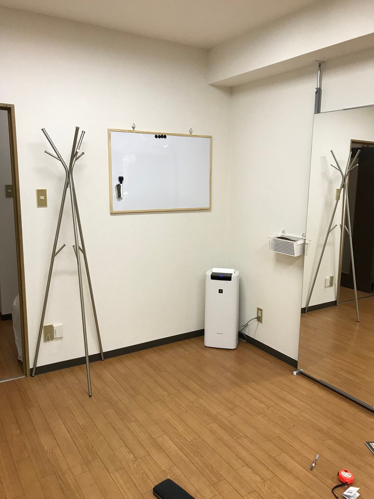 池袋駅西口徒歩７分！個人レッスン・少人数のダンスに使えるスタジオ！コロナ過の筋トレに可変式ダンベル＆ベンチ設置！の写真12