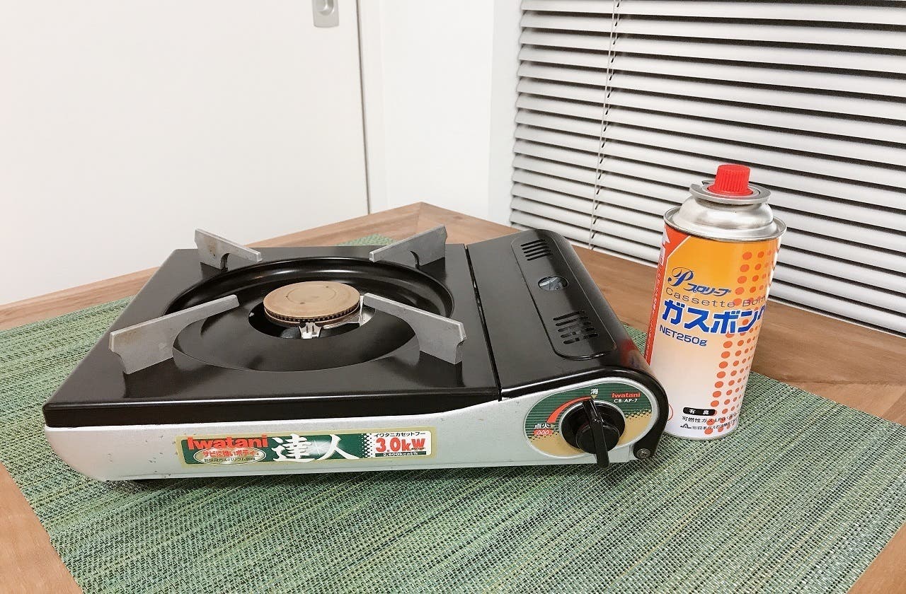 カセットコンロ（ガスボンベ1本、鍋等付）セットの画像1