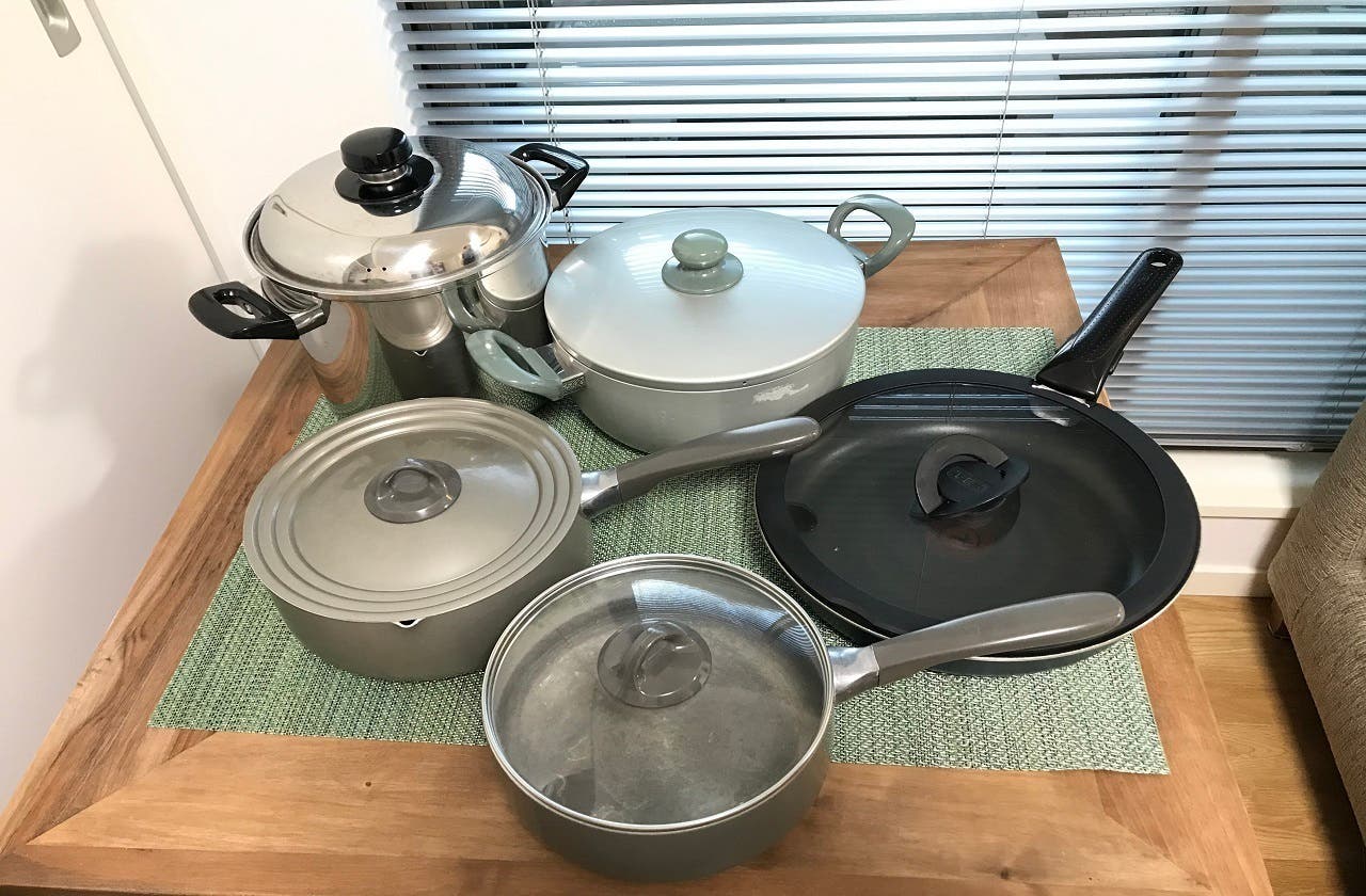 カセットコンロ（ガスボンベ1本、鍋等付）セットの画像2