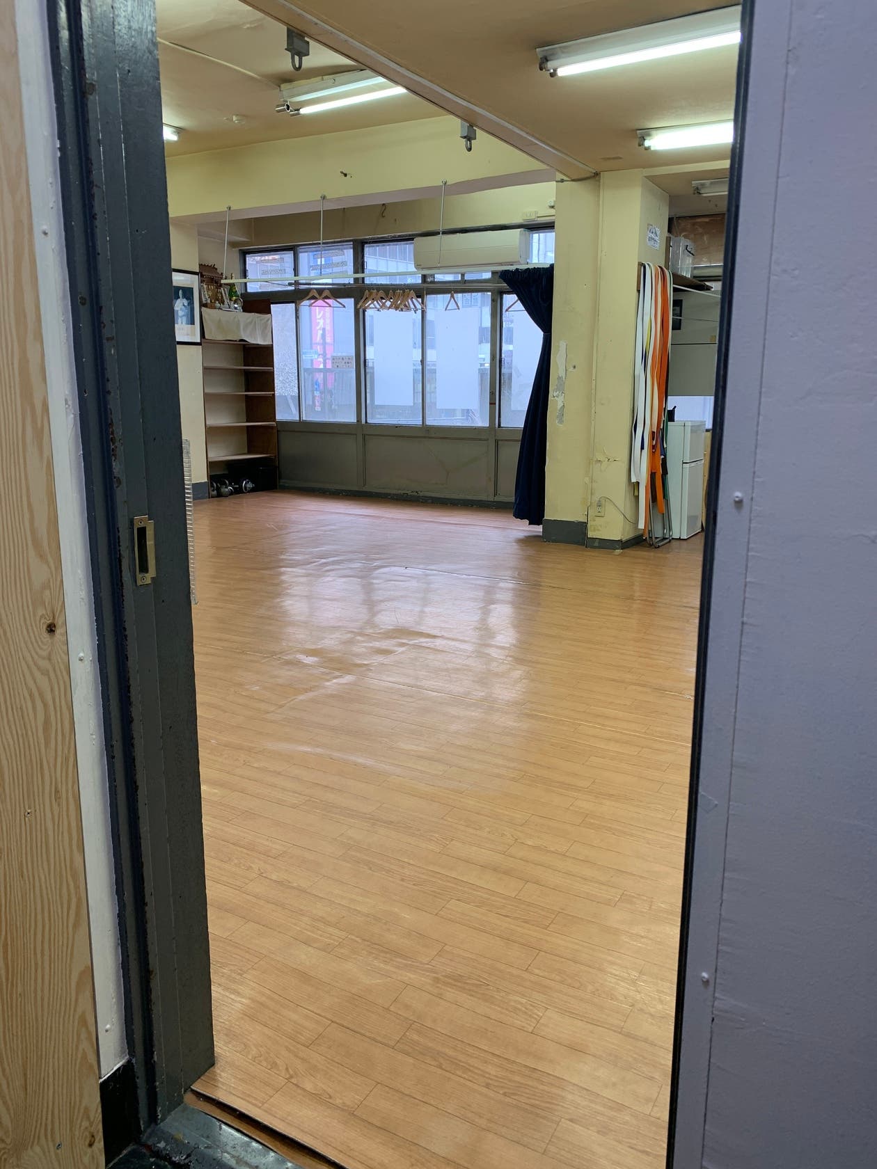 【武道学館】新宿西口駅から徒歩15秒！！利便性抜群のアクセス。ヨガ・ダンス・ワークショップなどにオススメ！の写真8