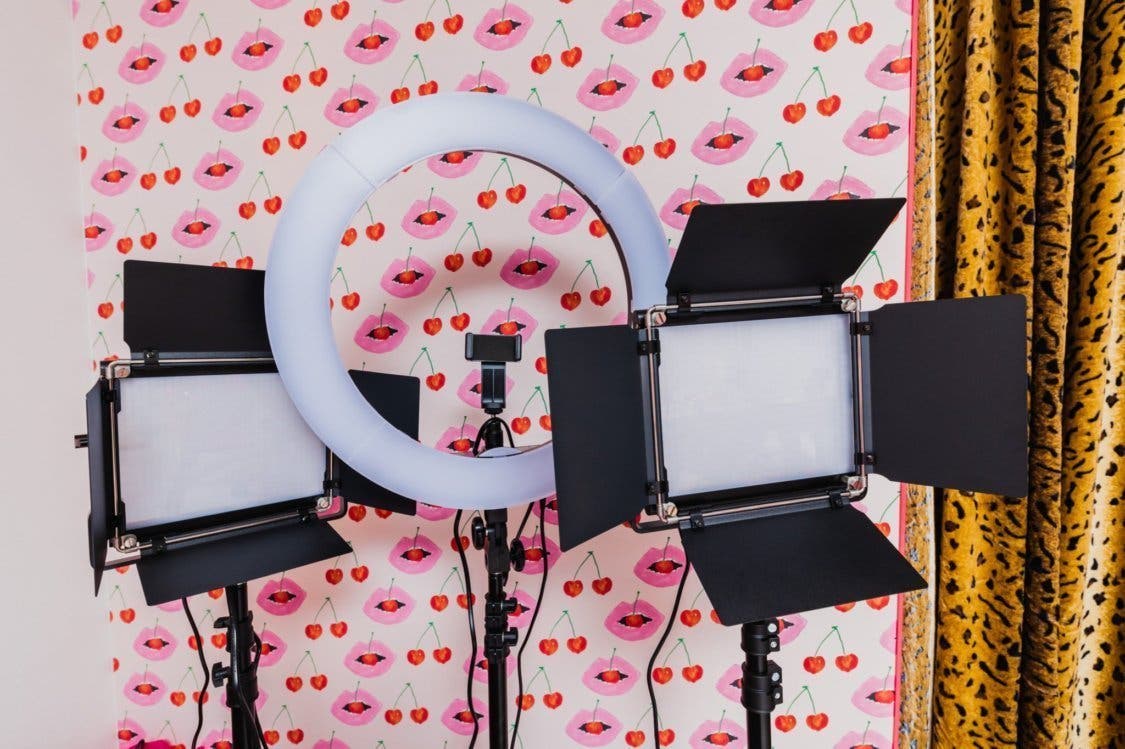 伏見駅すぐ‼︎平日は¥1980/1h〜♡ピンクのプリンセス空間♡ヘアメイク撮影・ポートレート撮影・コスプレ撮影・女子会にの写真9