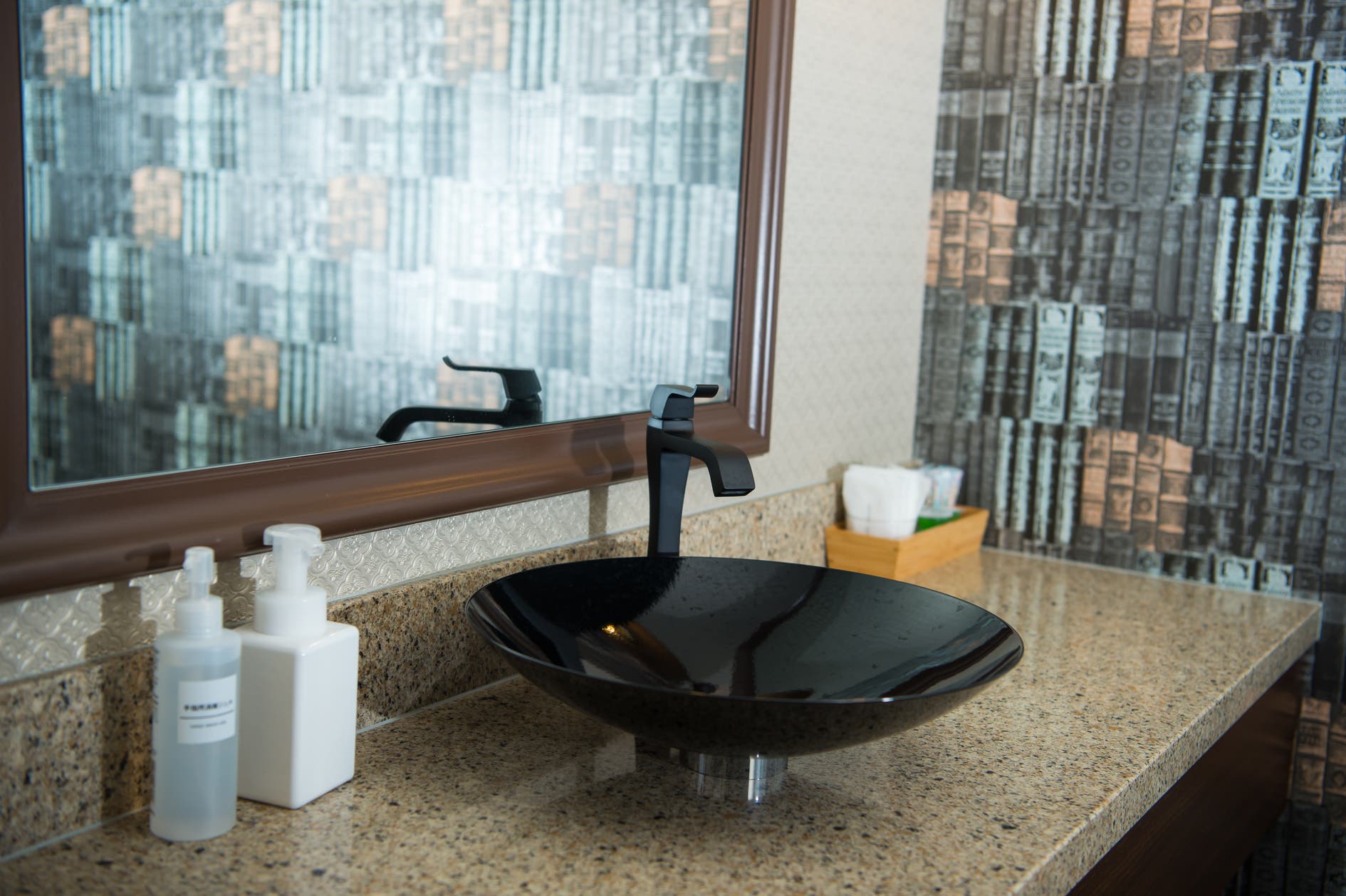 元町駅徒歩１分のオシャレなバースペース！撮影や女子会などに。の写真8