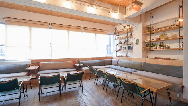 ゆったりとしたラウンジスペース 〔自然光,バーカウンター,キッチン利用可〕各種イベント, 撮影などの写真1