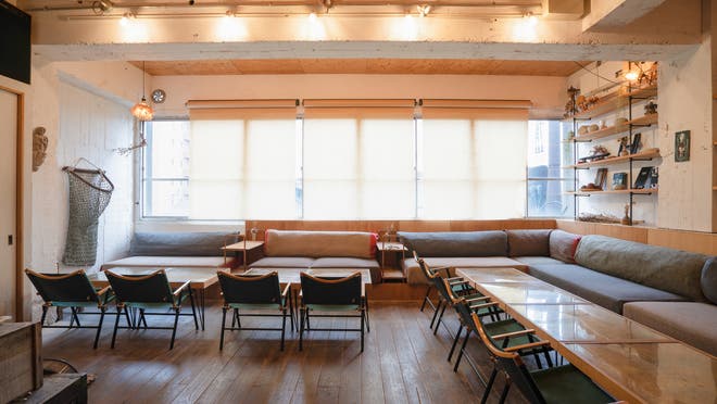 ゆったりとしたラウンジスペース 〔自然光,バーカウンター,キッチン利用可〕各種イベント, 撮影などの写真2