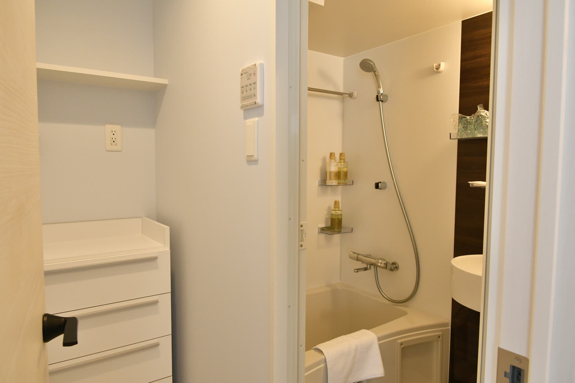 【名島駅より徒歩１分🚊1001🏰Ⅲ】ヲタ活/推しメン誕生会/コスプレ撮影/オフ会✨VOD完備📺ライブ鑑賞🎉の写真7