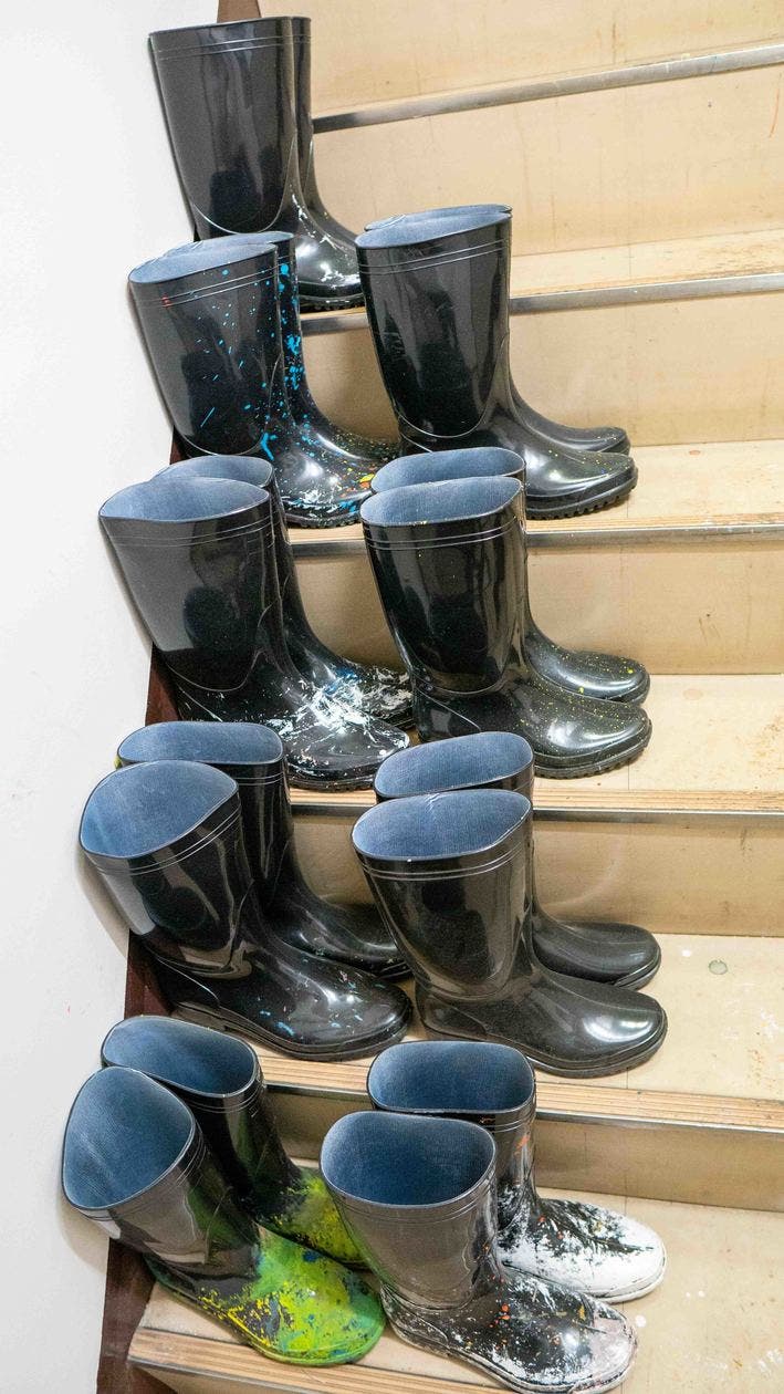 【池袋駅徒歩5分】物が壊せる？落書きし放題？斧投げ放題？超異世界空間の演出を可能にします！の写真18