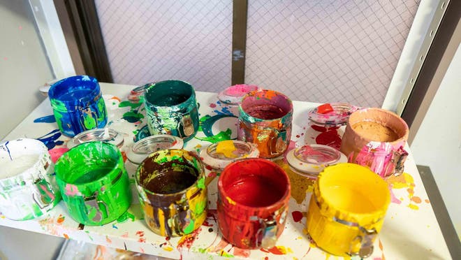 【池袋駅徒歩5分】物が壊せる?落書きし放題?斧投げ放題?超異世界空間の演出を可能にします!の写真19