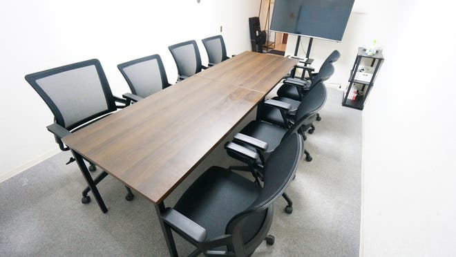 ⭐️光回線導入!⭐️<シティ会議室>リモート・テレワークに最適♪新大阪駅1分♪Wi-Fi/49V型TV/リングライト無料!の写真3