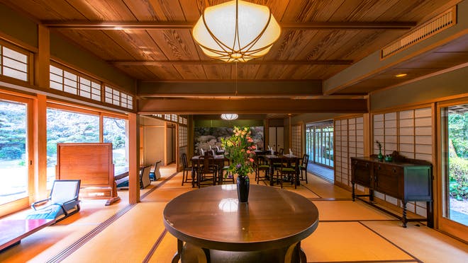 桜の絶景を独り占めしてみませんか?インドア花見眺望スペースの写真15