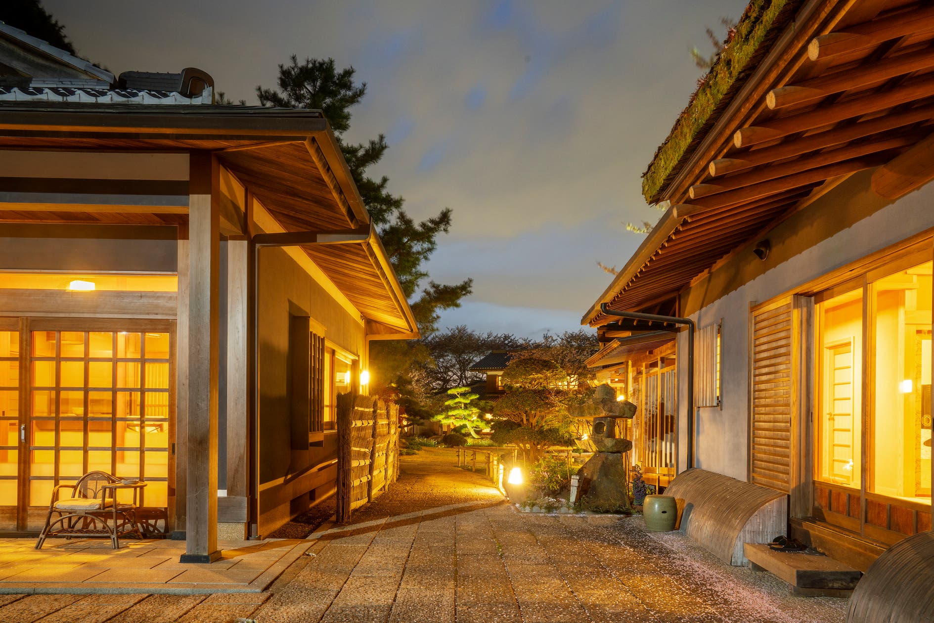 桜の絶景を独り占めしてみませんか？インドア花見眺望スペースの写真7