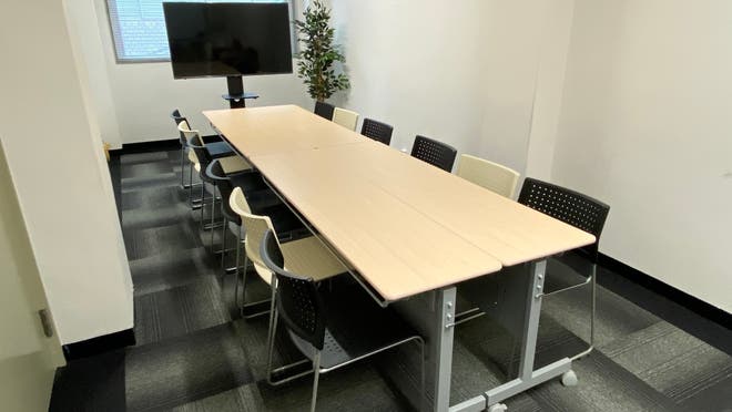 ◆お気軽会議室大阪梅田◆大阪梅田駅から一番近い真面目な会議室/大阪梅田徒歩2分/高速wifi/55インチモニターの写真2