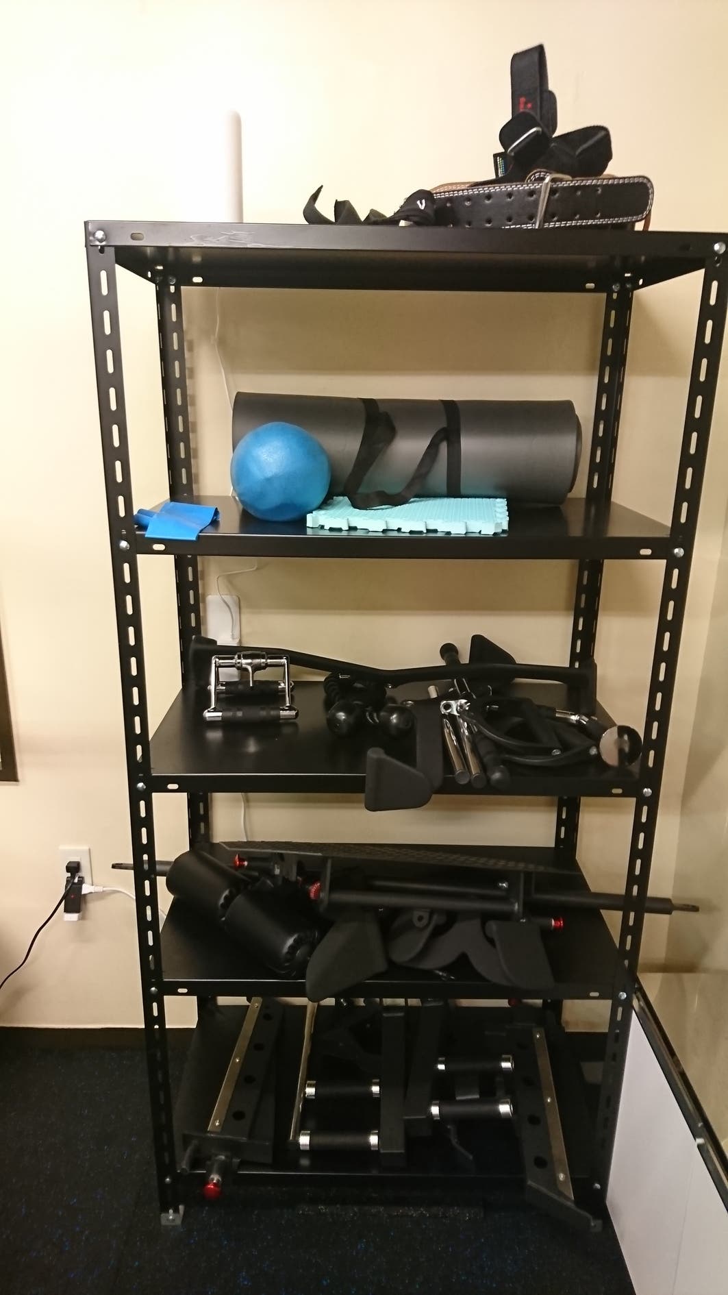 コロナ対策完全個室ジム❗業界最安値300円から❗1人の登録で３人まで利用可能❗他人や順番待ちを気にせずワークアウト❗    の写真5