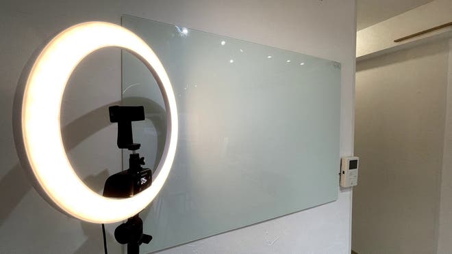 新宿D5出口すぐ 大型テレビ55型・FireTV オカムラチェア/動画スタジオ撮影/忘年会/少人数会議 【プラスペ新宿西口】の写真8