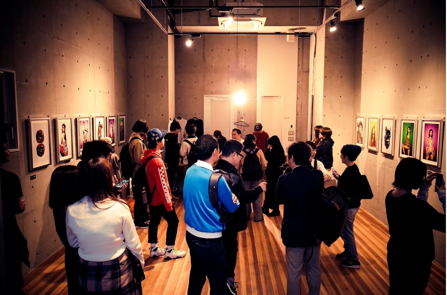 天井高5mガラス張りの路面のスタイリッシュなスタジオですの写真6