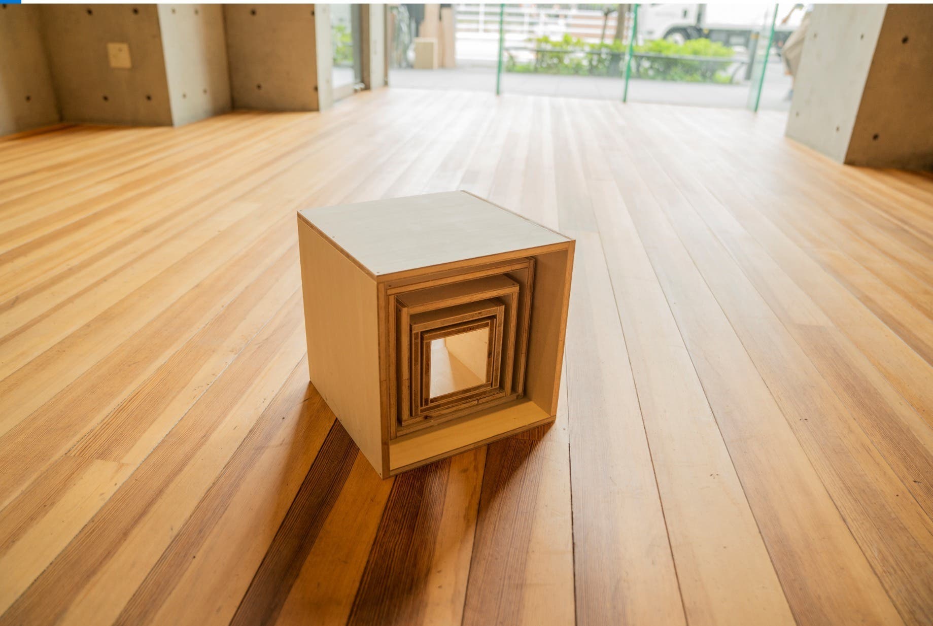 天井高5mガラス張りの路面のスタイリッシュなスタジオですの写真4