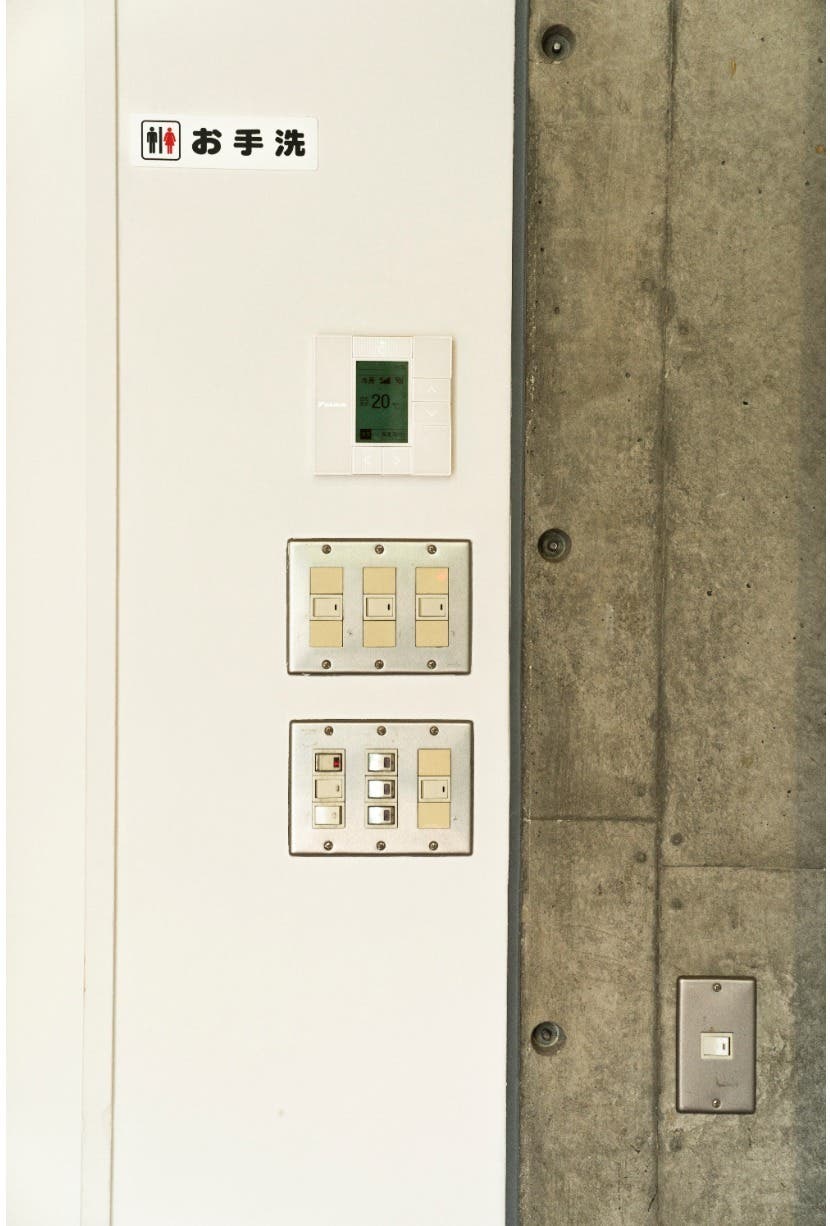 天井高5mガラス張りの路面のスタイリッシュなスタジオですの写真11