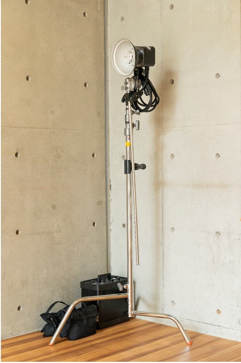 天井高5mガラス張りの路面のスタイリッシュなスタジオですの写真3