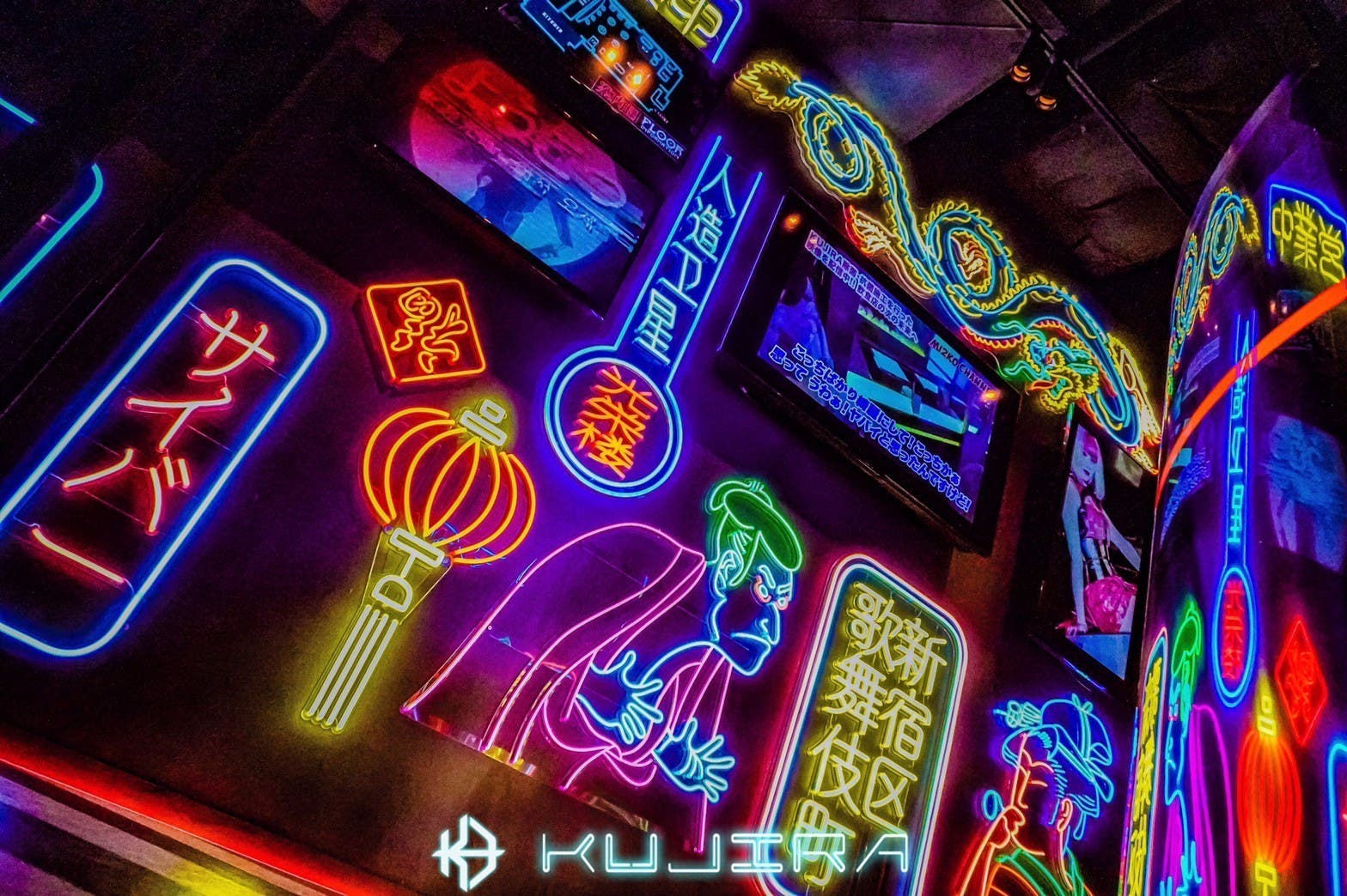 大型LEDビジョンやグラフィティアートが際立つコンセプトバー。各種パーティーや撮影に利用されています。の写真5