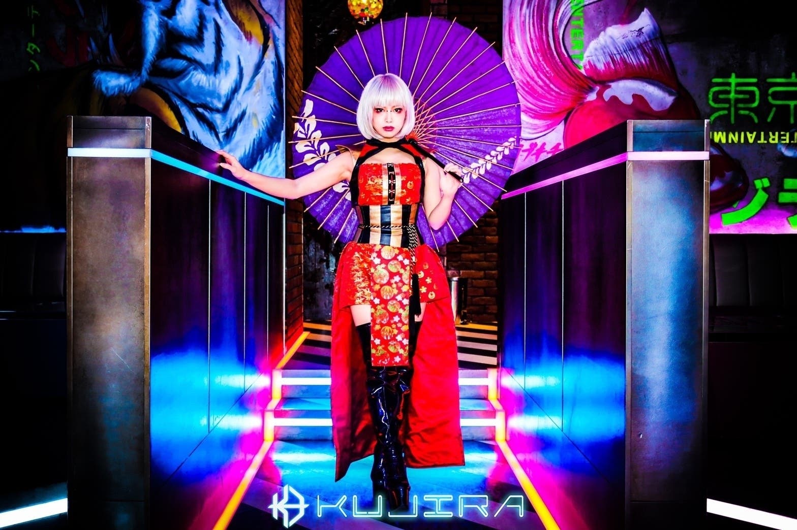 大型LEDビジョンやグラフィティアートが際立つコンセプトバー。各種パーティーや撮影に利用されています。の写真10