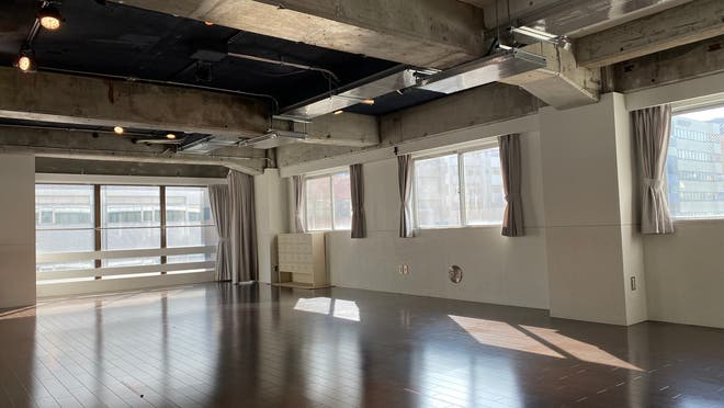 【横浜駅から徒歩7分のデザイナーズスタジオ】大きな窓が気持ちいい。。オシャレな空間でダンス、ヨガ、などのレッスンはいかがですか?の写真3