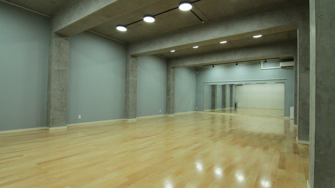 【中野新橋駅】音出し可!80㎡の大型スタジオ!無料駐車場有り!〈卓球/ダンス / ヨガ / 動画撮影 / YouTube撮影に〉の写真1
