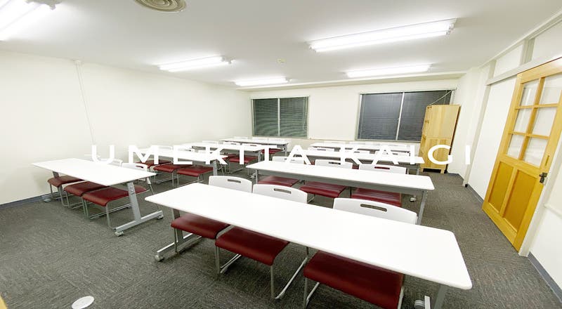 Wi-Fi完備！《Meeting Room１１》【中津駅1分／梅田駅6分】ゆったり20名利用／プロジェクター無料貸出（予約制）