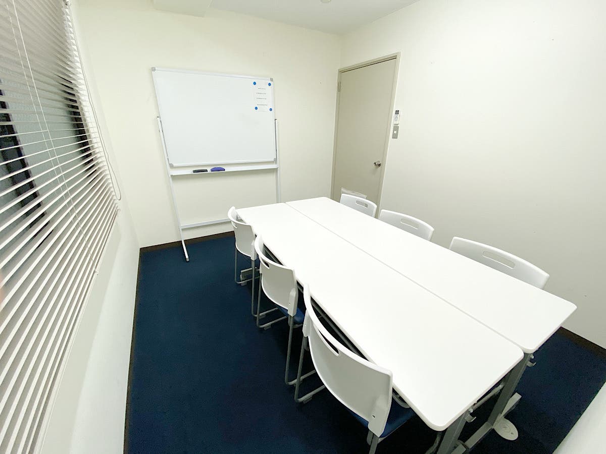 うめきた会議室《エイト２３５》【中津駅3分／梅田駅8分】／少人数／格安／Wifi／エレベーター完備／ウォールハンガーの写真2