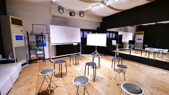 天神駅より徒歩4分の好立地。音響設備、鏡、プロジェクターあり。落ち着いたプライベート空間で多目的なご使用が可能。の写真6