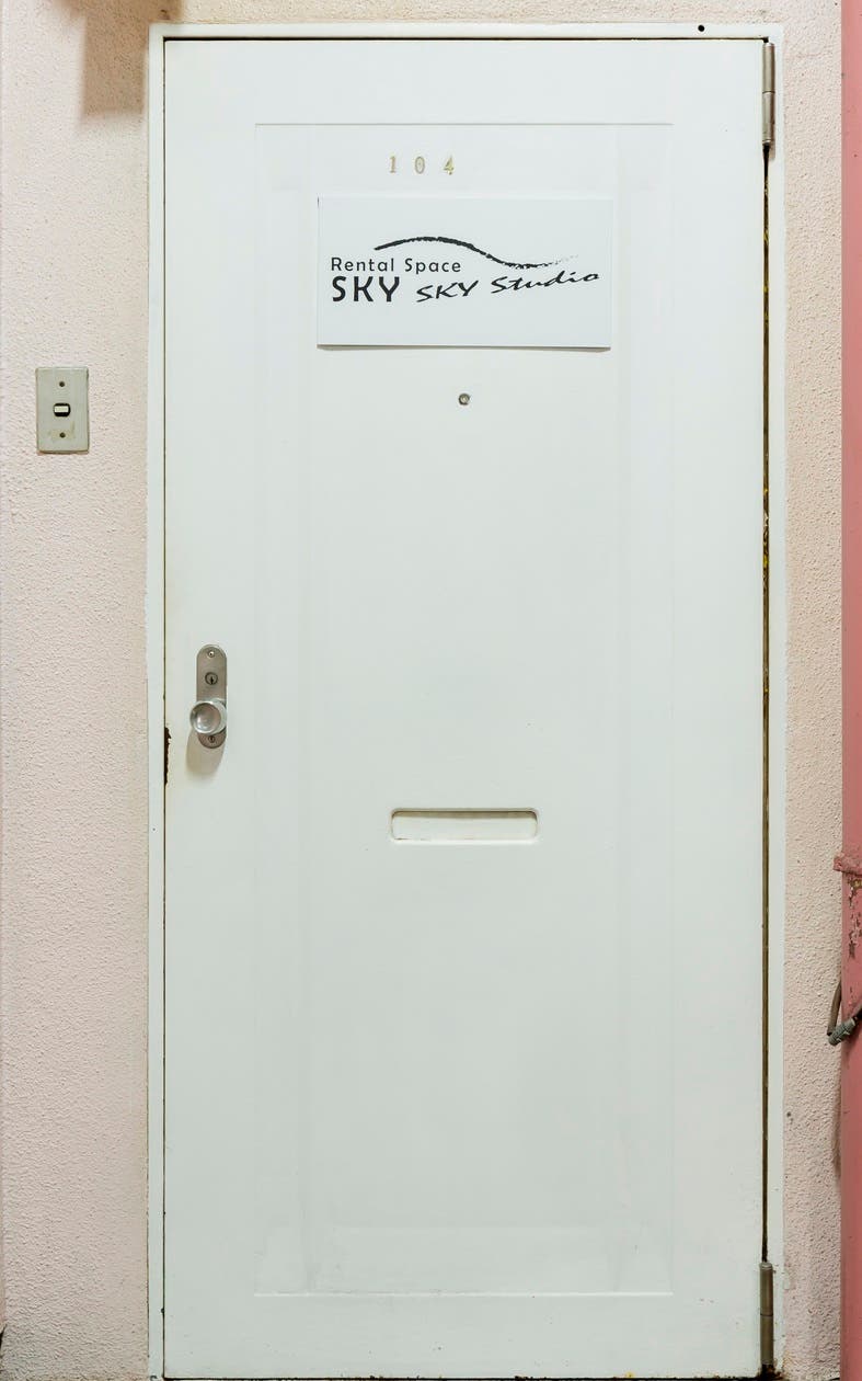 24時間営業！梅田中崎町地域最安値で当日予約可能のレンタルダンススタジオです。完全個室の全面鏡張でダンス練習ができます！の写真13