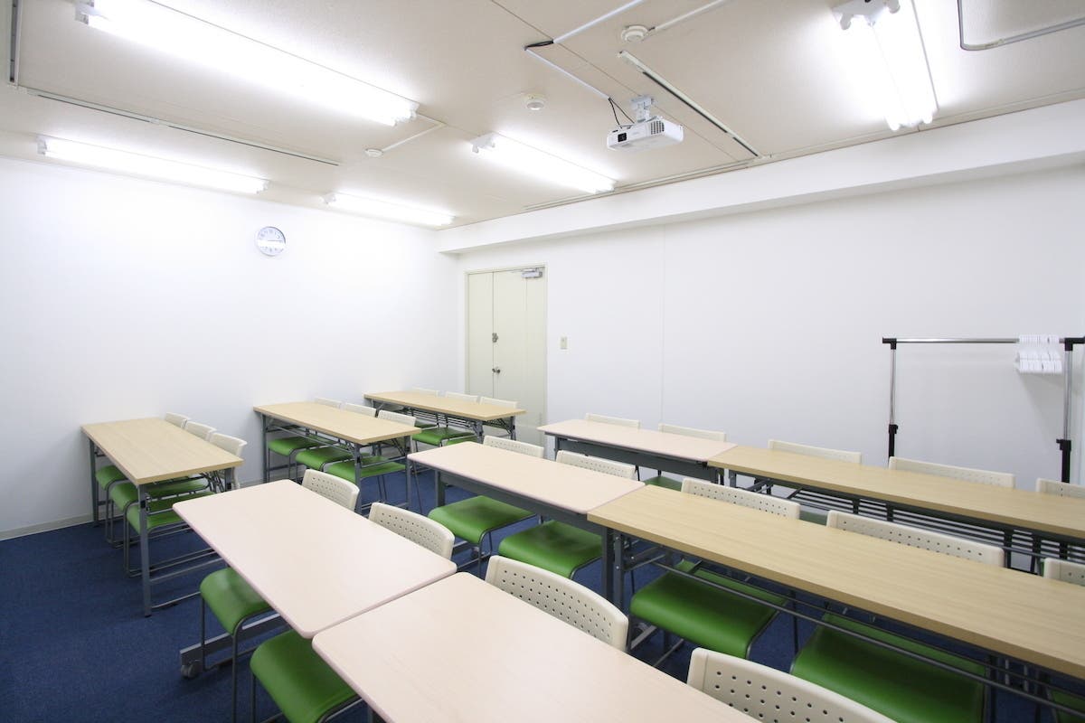 【渋谷駅1分！渋谷ヒカリエ隣！23名】プロジェクター・ホワイトボード・WiFi全て無料！土足可！ふれあい貸し会議室 渋谷No27の写真5