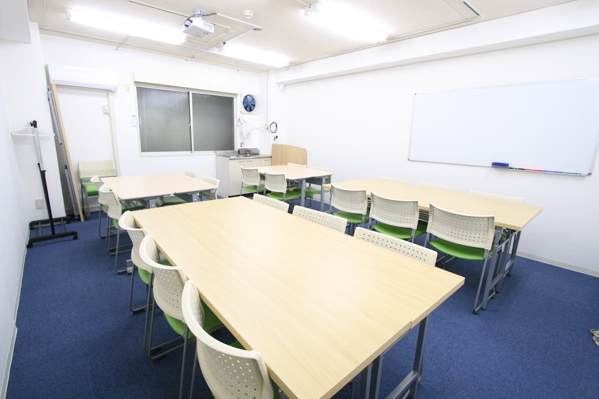 【渋谷駅1分！渋谷ヒカリエ隣！23名】プロジェクター・ホワイトボード・WiFi全て無料！土足可！ふれあい貸し会議室 渋谷No27の写真7