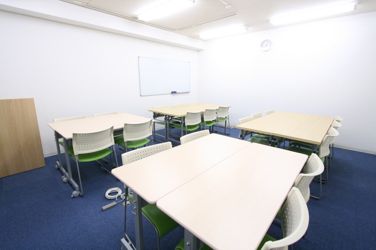 【渋谷駅1分！渋谷ヒカリエ隣！23名】プロジェクター・ホワイトボード・WiFi全て無料！土足可！ふれあい貸し会議室 渋谷No27の写真8