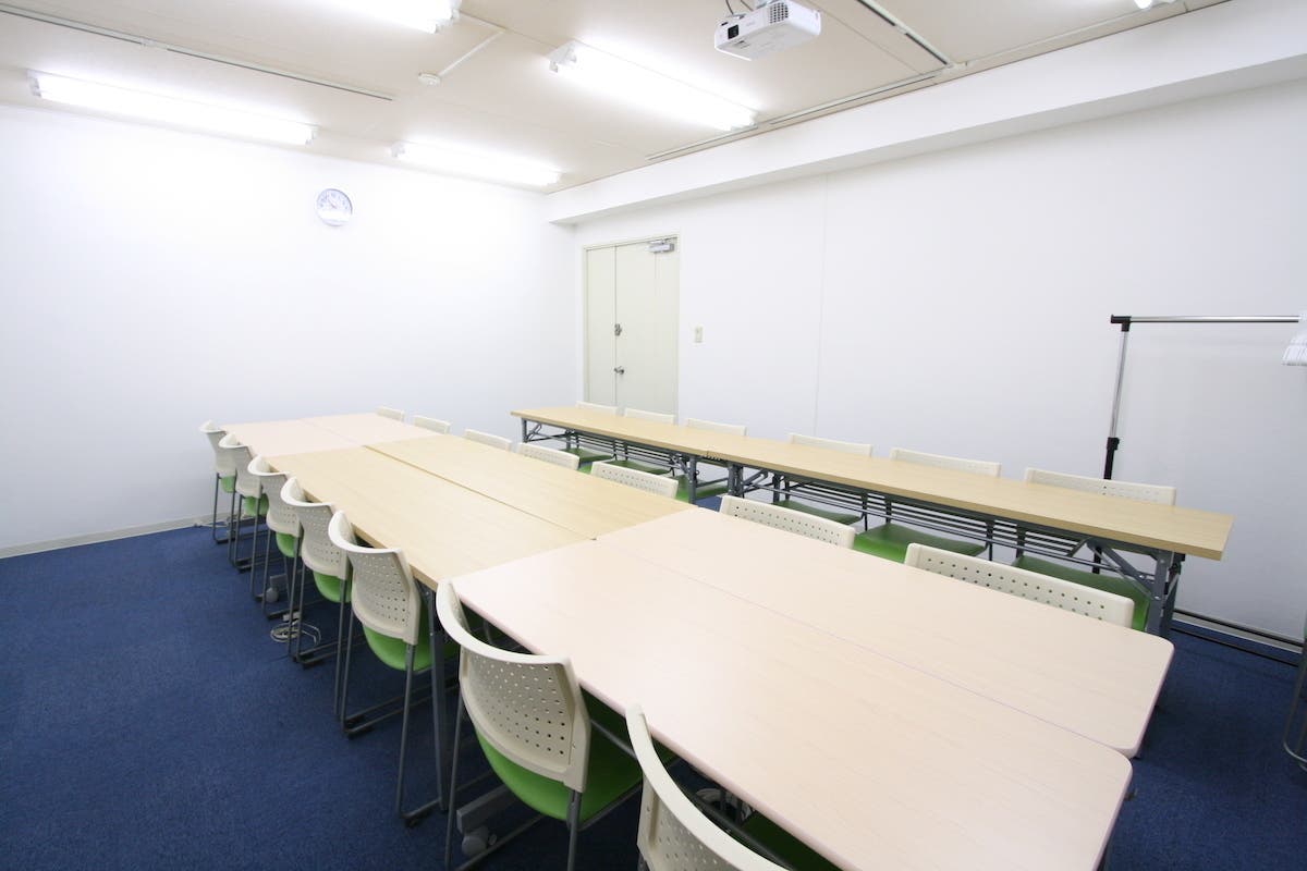 【渋谷駅1分！渋谷ヒカリエ隣！23名】プロジェクター・ホワイトボード・WiFi全て無料！土足可！ふれあい貸し会議室 渋谷No27の写真12