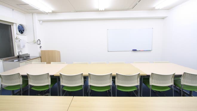 【渋谷駅1分!渋谷ヒカリエ隣!23名】プロジェクター・ホワイトボード・WiFi全て無料!土足可!ふれあい貸し会議室 渋谷No27の写真13